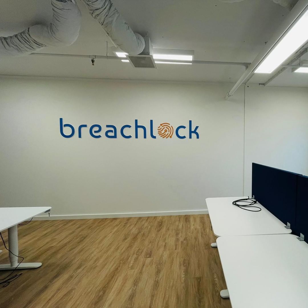 BreachLock - Logo en letters
