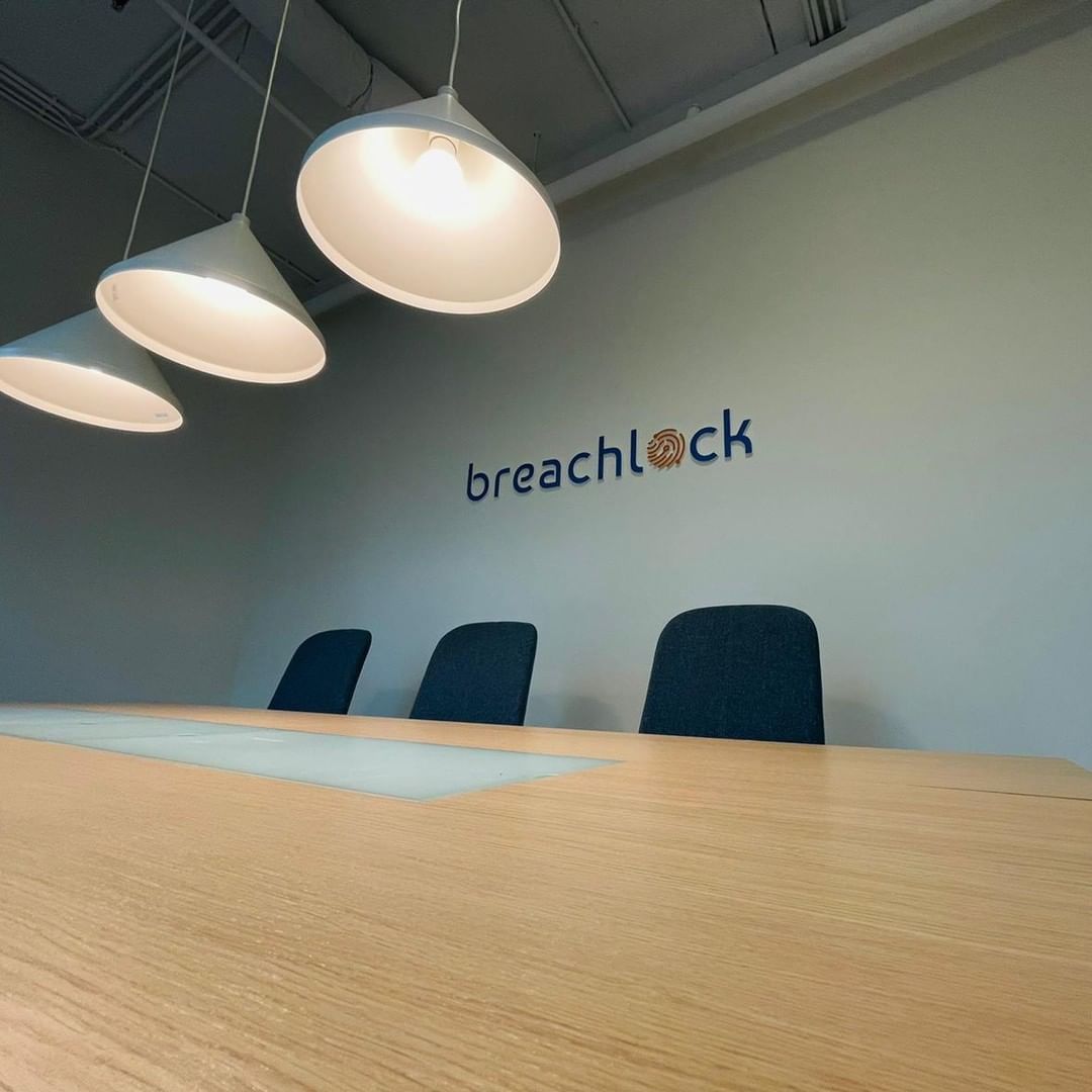 BreachLock - Logo en letters